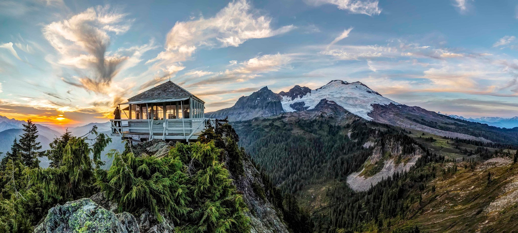 Park Butte Fire Lookout and Mt Baker Panorama – Andy Porter Photography